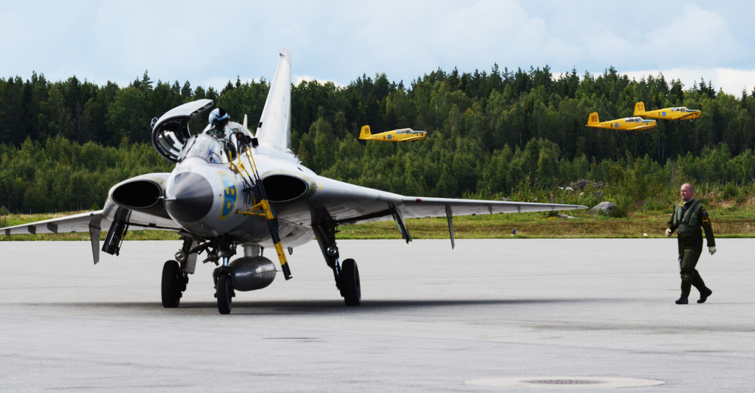 J35 & SK35 DRAKEN – Swedish Airforce Historic Flight
